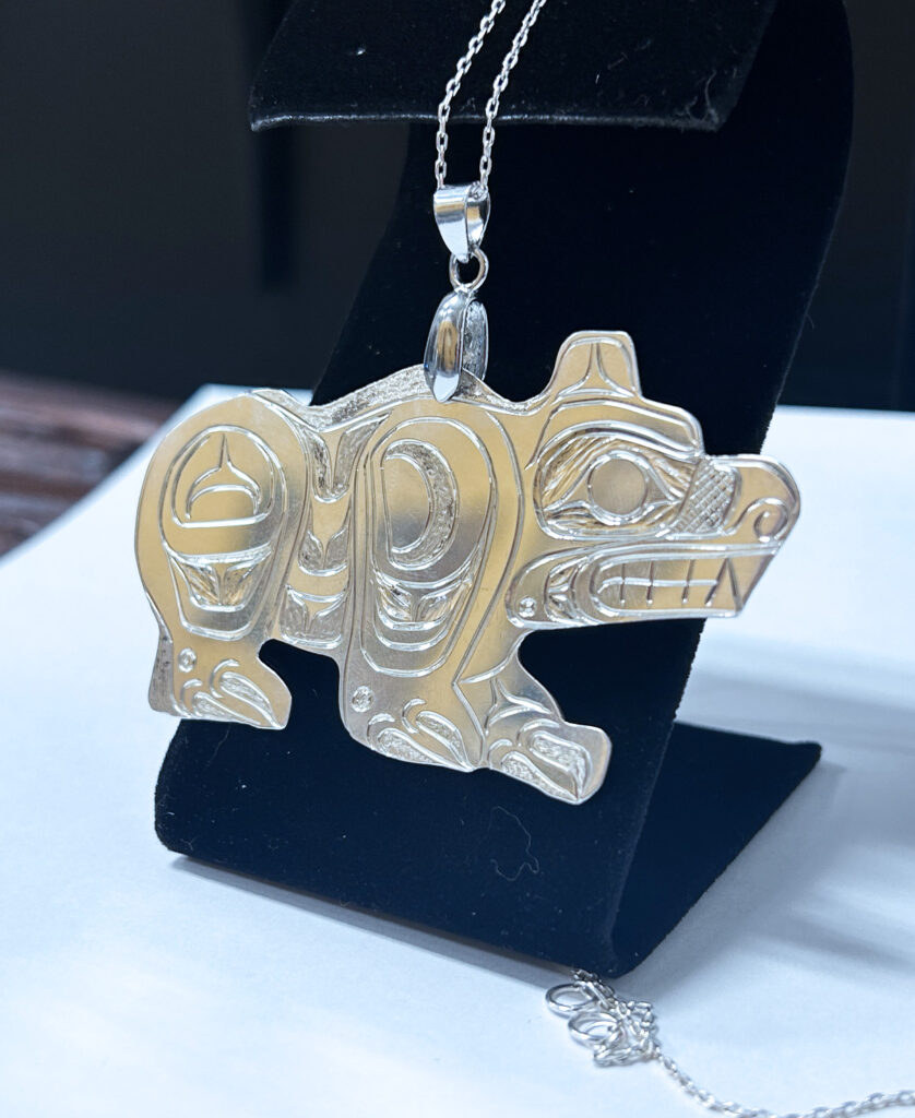 BEAR PENDANT - Canadian Indigenous Art Inc.